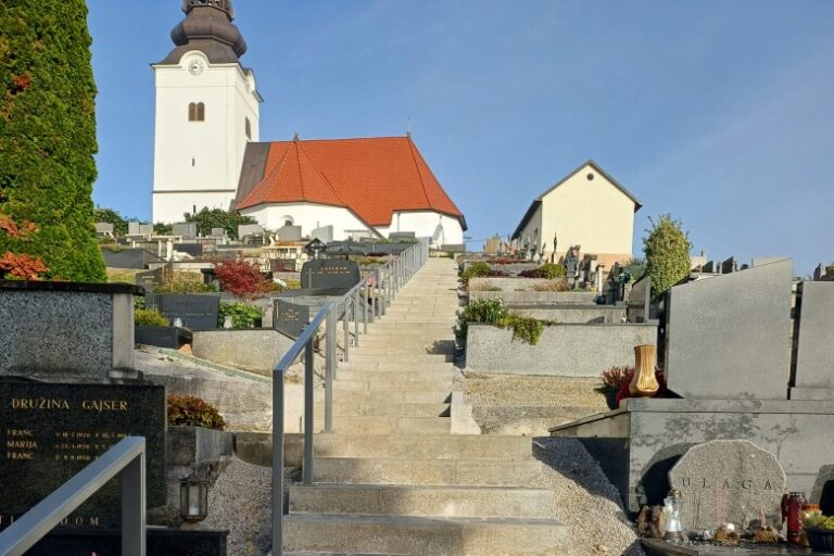 Končana obnova poti na pokopališču sv. Trojica - Kozjansko.info